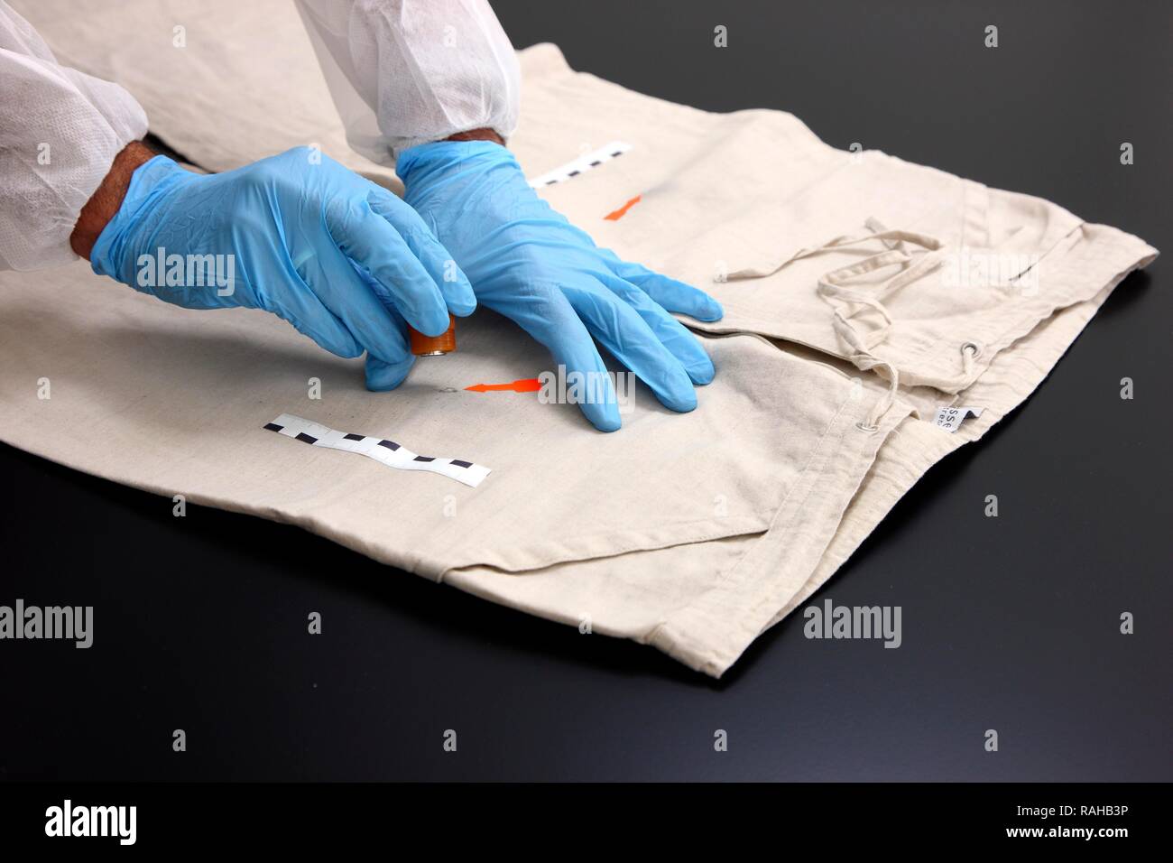 Gunshot residue hi-res stock photography and images - Alamy