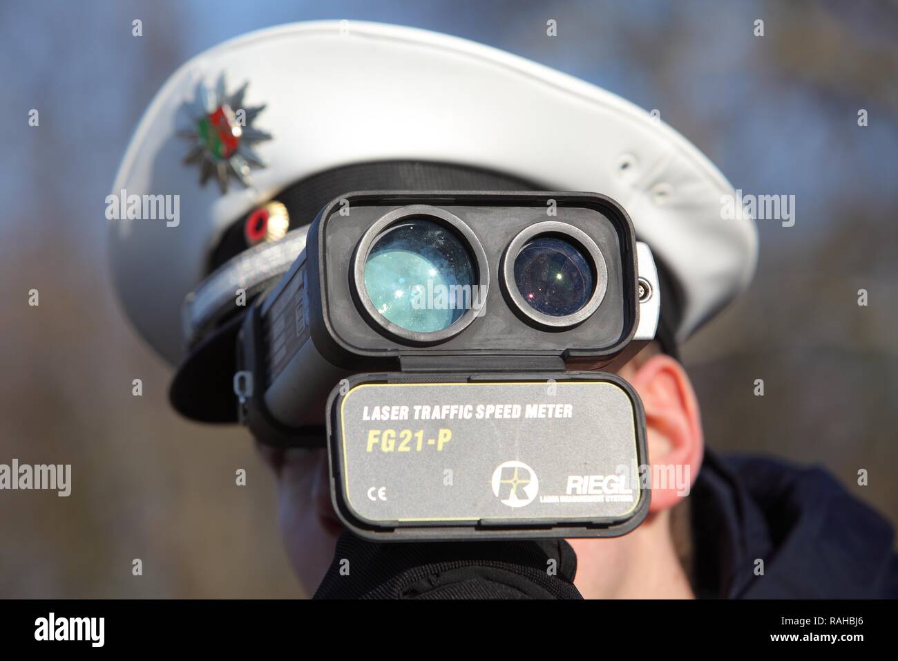 Optical laser trap hi-res stock photography and images - Alamy