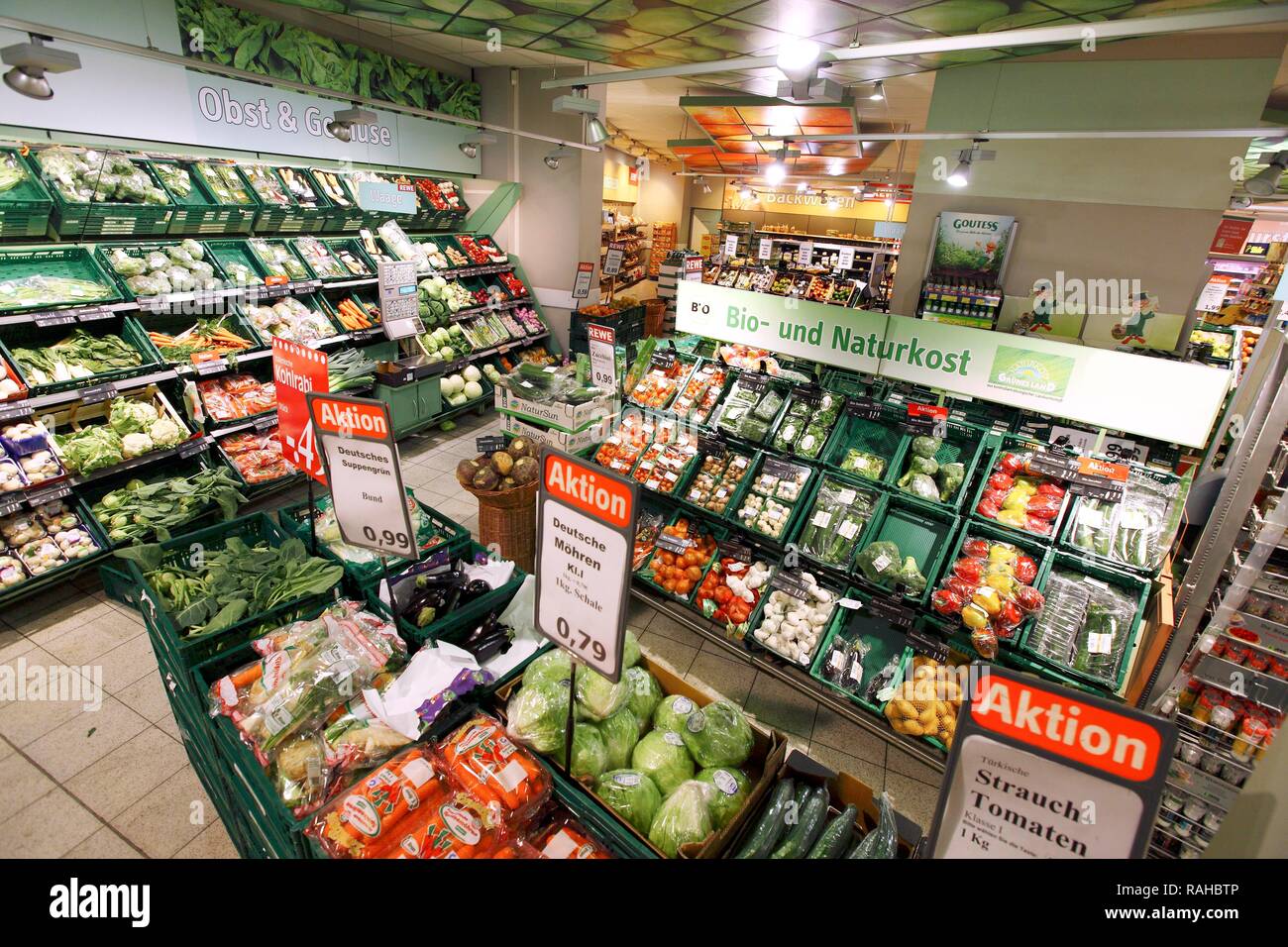 Fruit department, produce department, self-service, food department ...