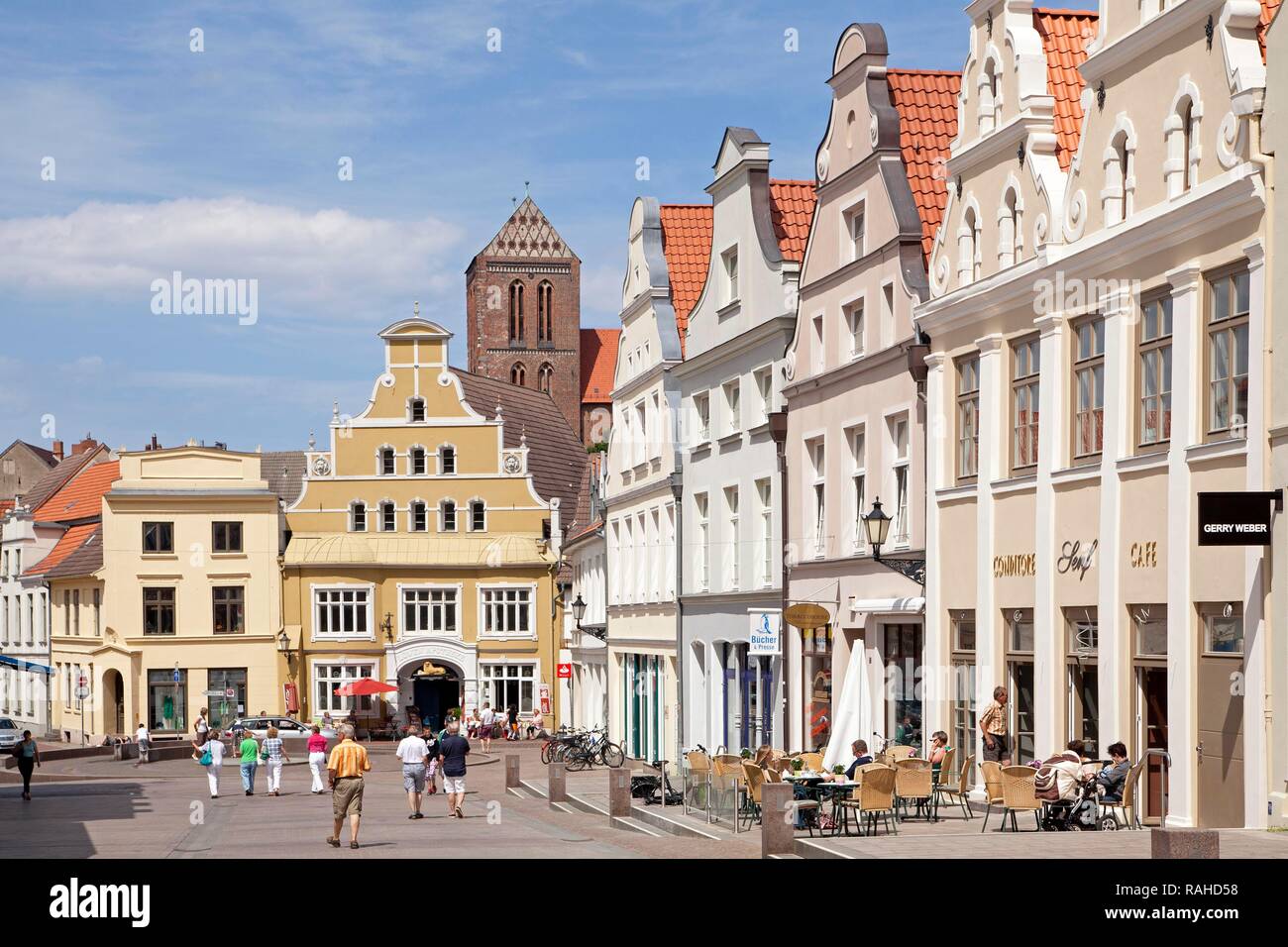 Kraemerstrasse street, Wismar, Mecklenburg-Western Pomerania Stock ...
