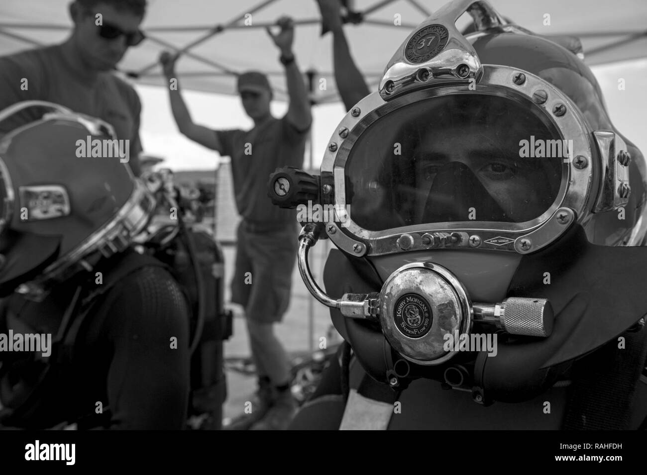 Scuba diving class Black and White Stock Photos & Images - Alamy