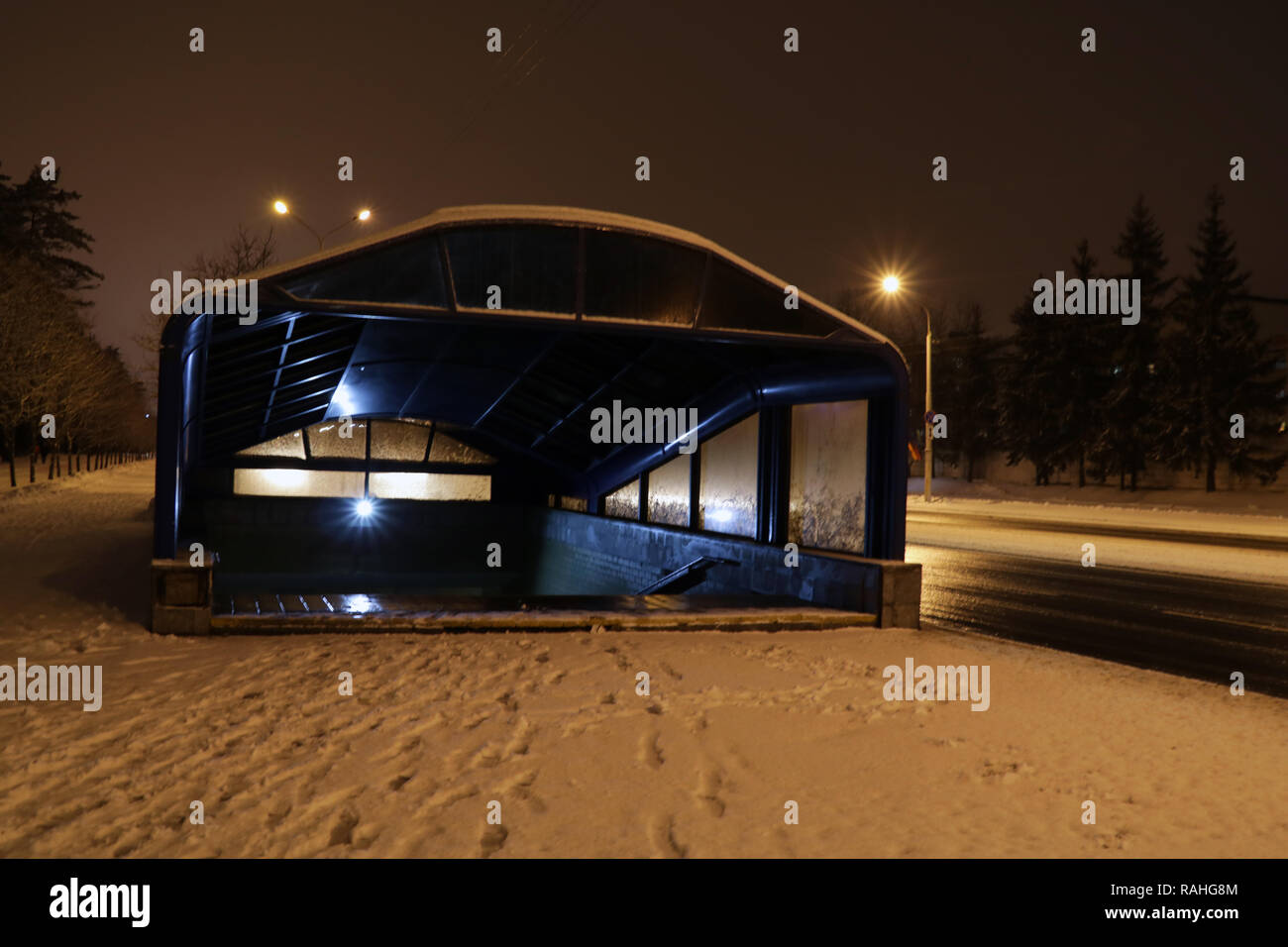 Dirty pedestrian path hi-res stock photography and images - Alamy