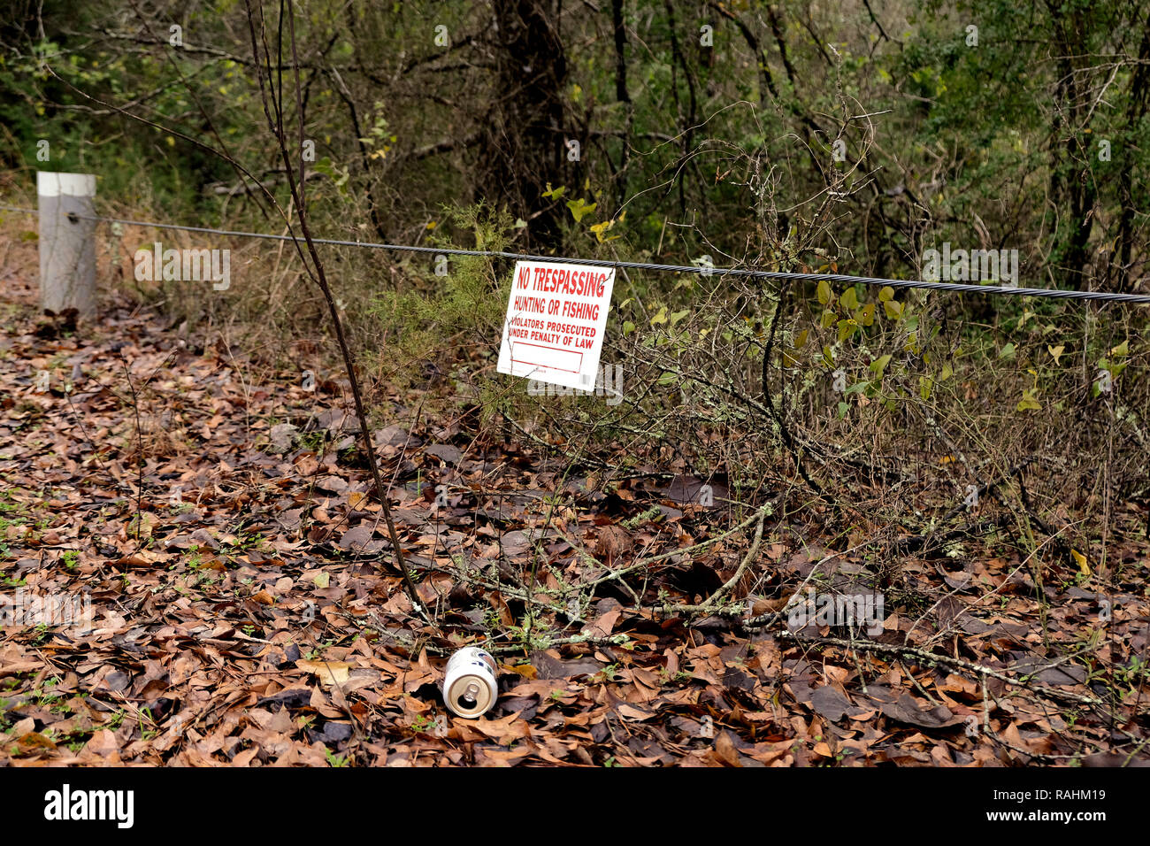 Trash on ground hi-res stock photography and images - Alamy