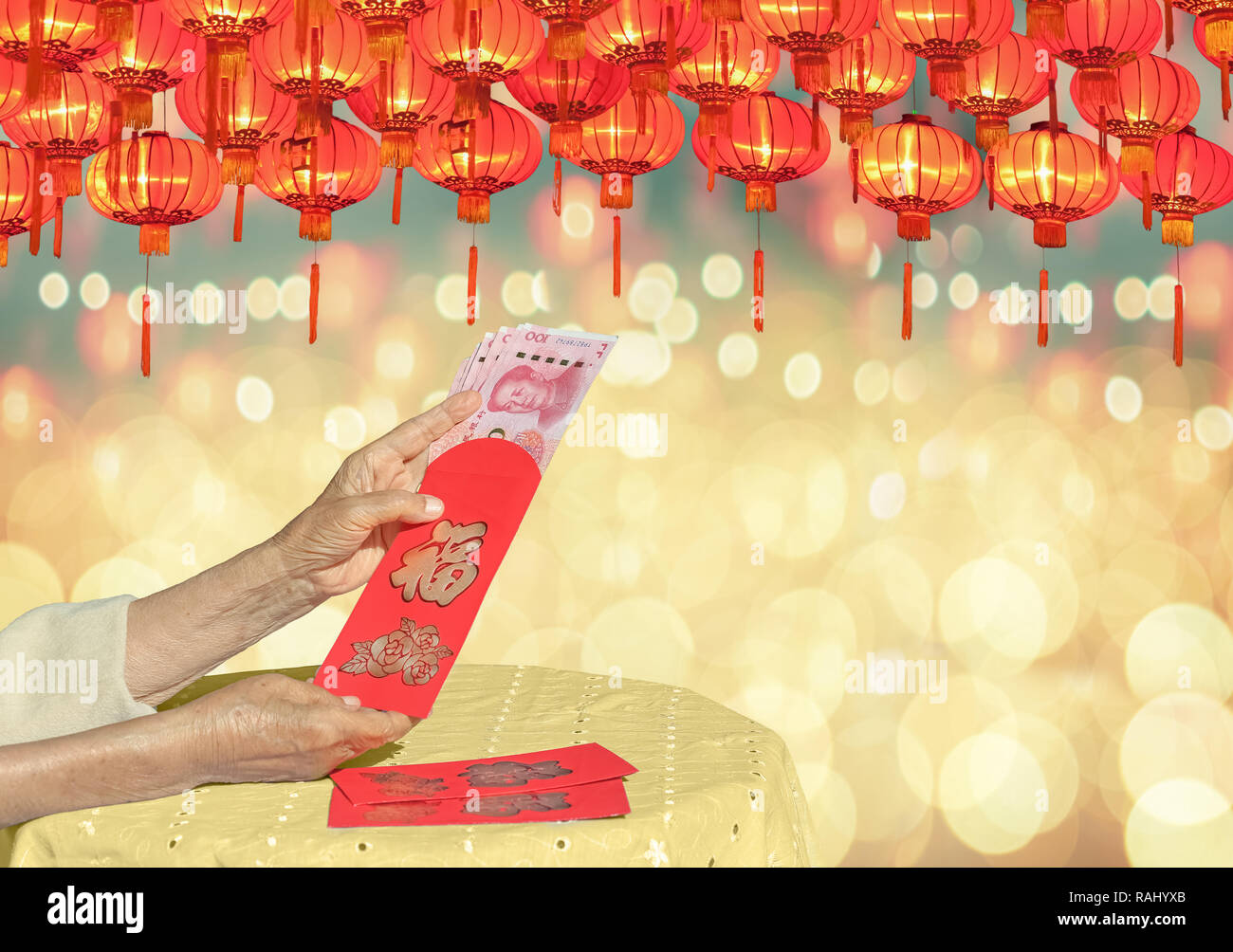 Hongbao envelope hi-res stock photography and images - Alamy