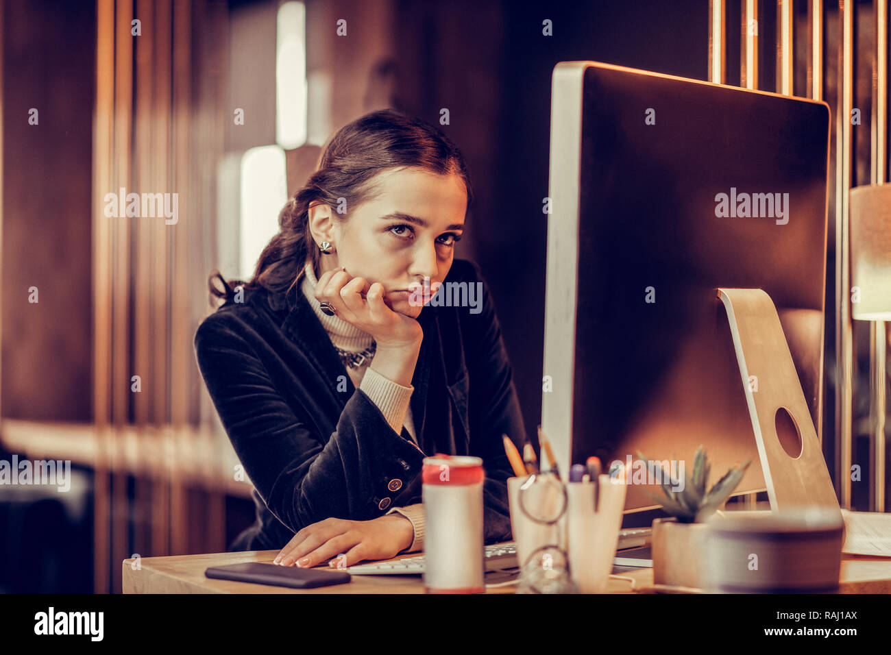 Attention tasks hi-res stock photography and images - Alamy