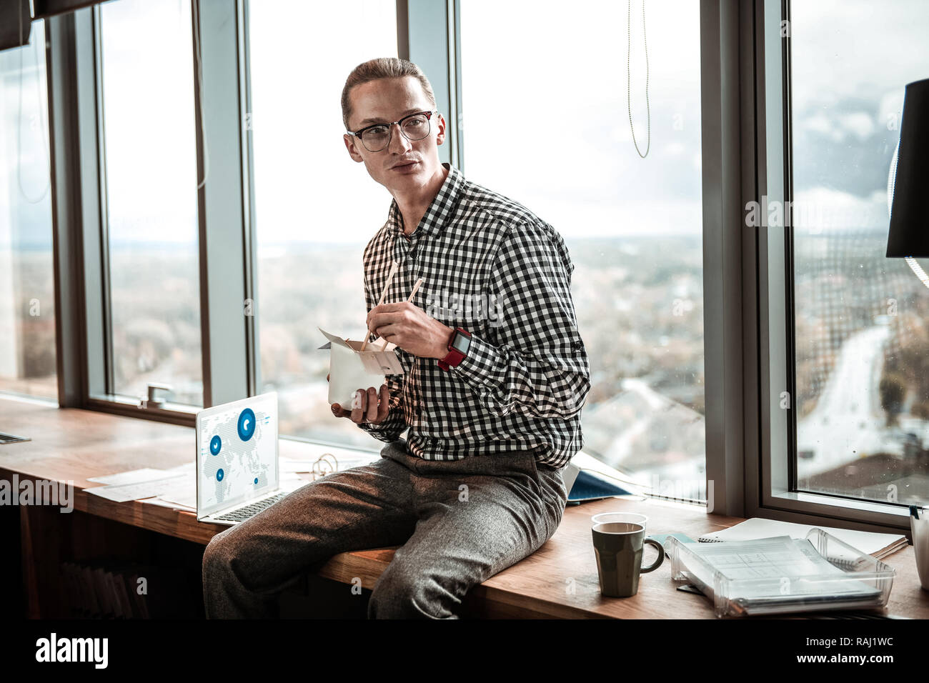 Dinner break hi-res stock photography and images - Alamy