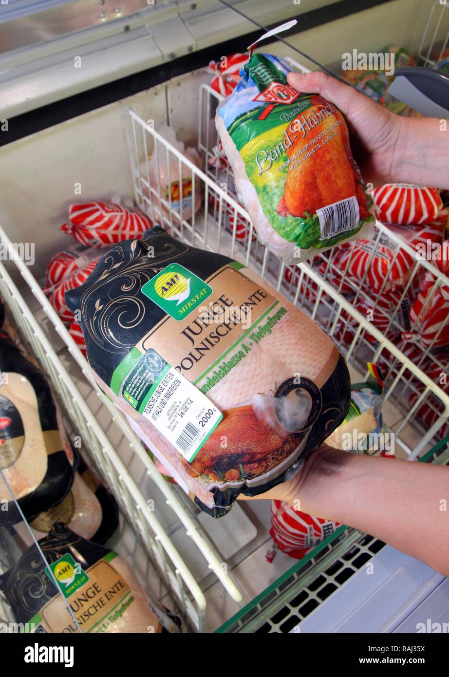 Packaged poultry hi-res stock photography and images - Alamy