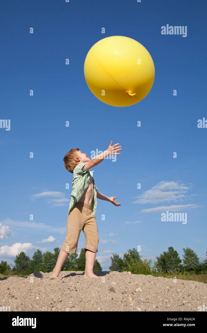 Big balloon hi-res stock photography and images - Alamy