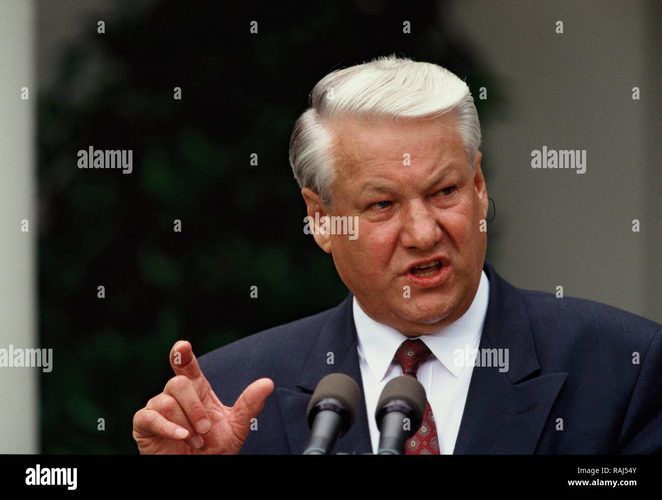 Boris yeltsin and president george hubert walker bush hi-res stock ...