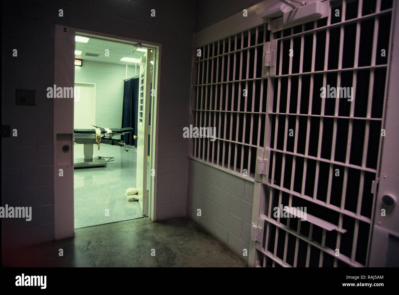 Lethal injection hi-res stock photography and images - Alamy