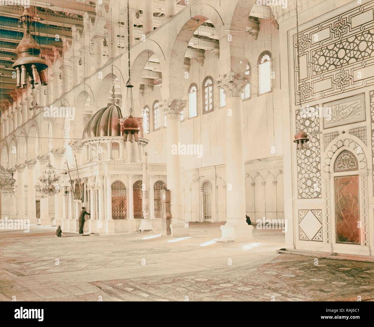 Damascus, The Ommayad Mosque. Mosque interior Tomb of John the Baptist ...