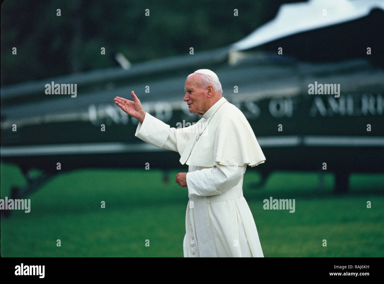 Pope john paul ll hi-res stock photography and images - Alamy