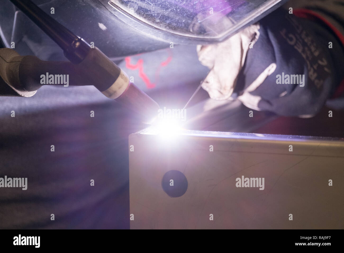 Welder work in metal industry hi-res stock photography and images - Alamy