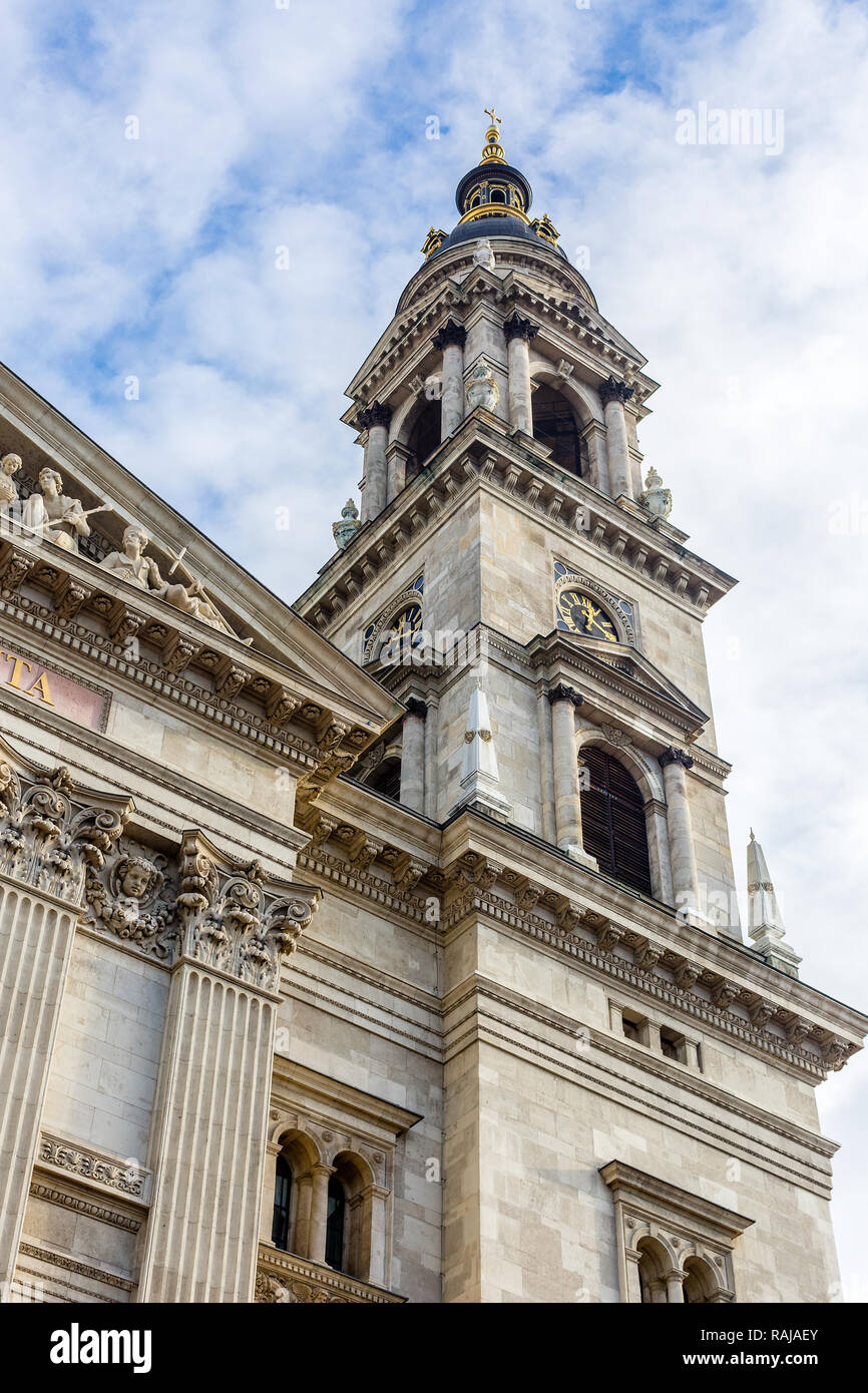Saint stephens statue hi-res stock photography and images - Alamy