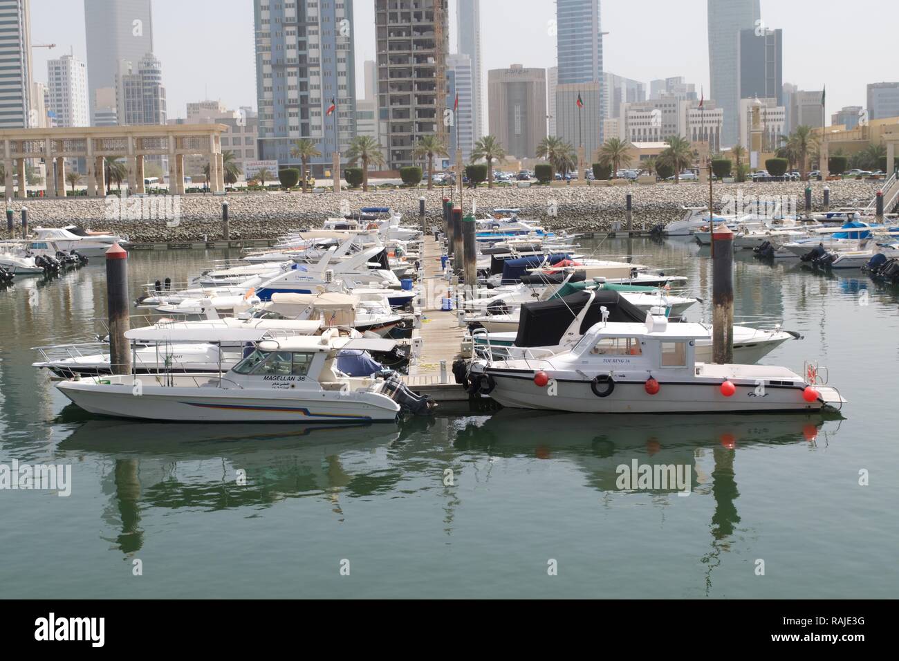 Kuwait harbour hi-res stock photography and images - Alamy