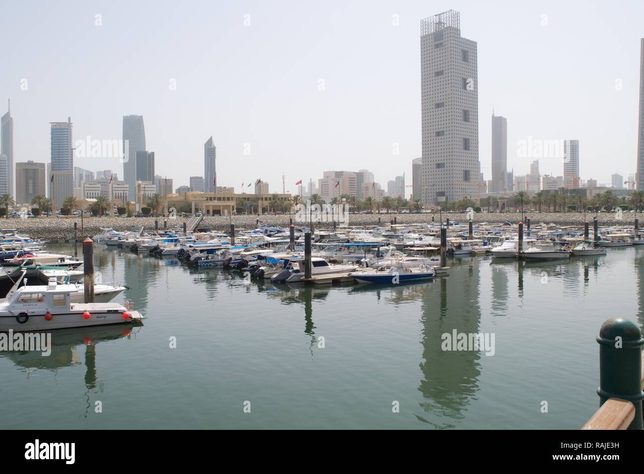 Kuwait street hi-res stock photography and images - Alamy