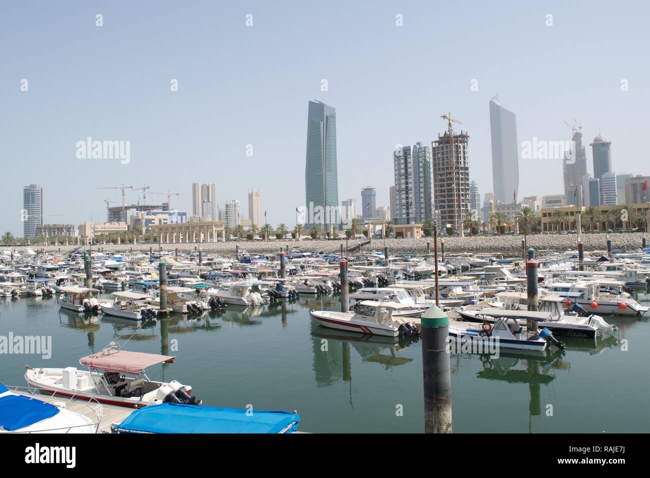 Kuwait harbour street hi-res stock photography and images - Alamy