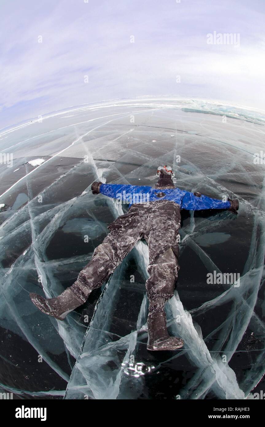 Iceice diving hi-res stock photography and images - Alamy