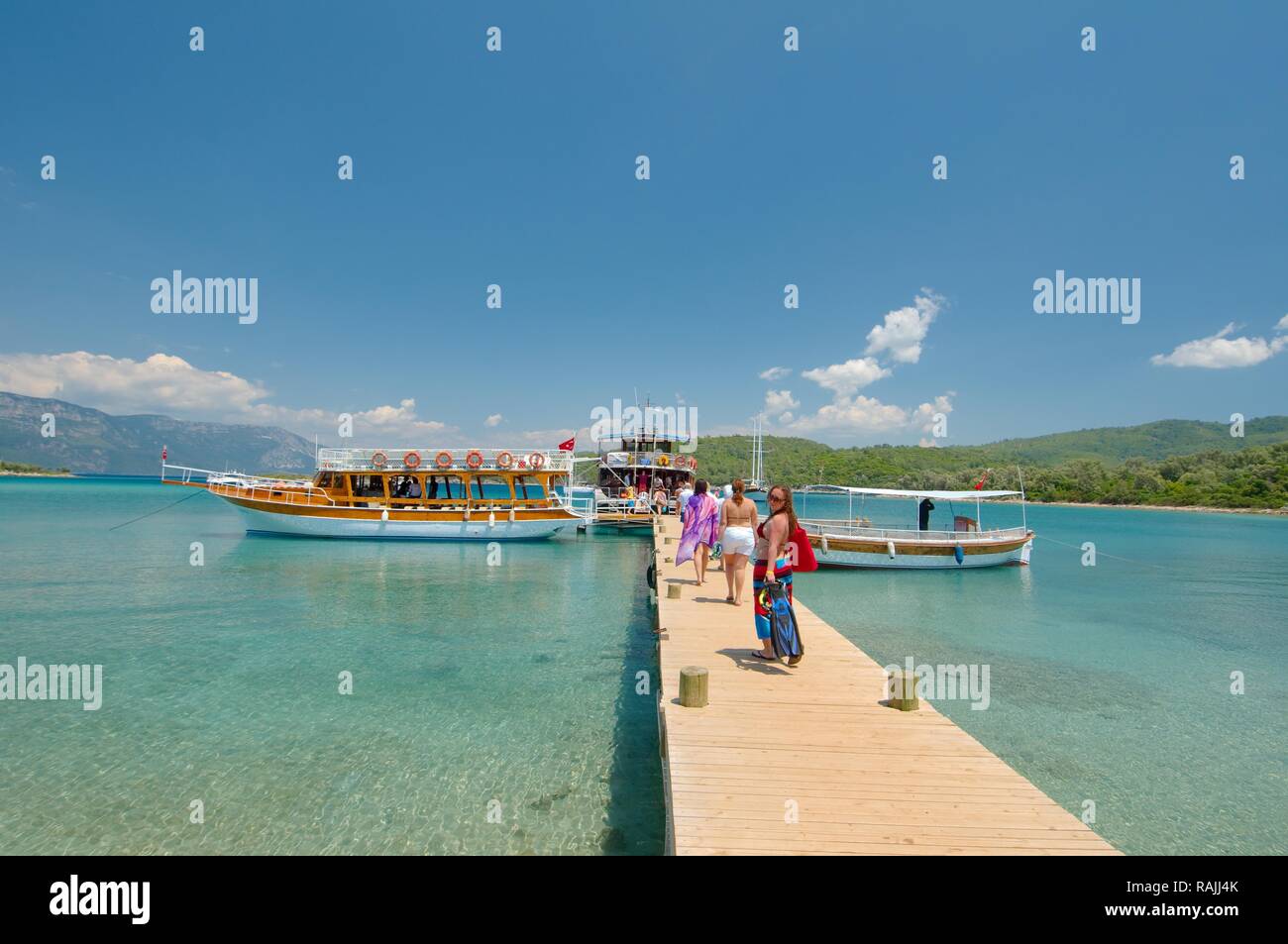 Tourists, landing place, boat, Cleopatra island, Aegean Sea, Turkey ...