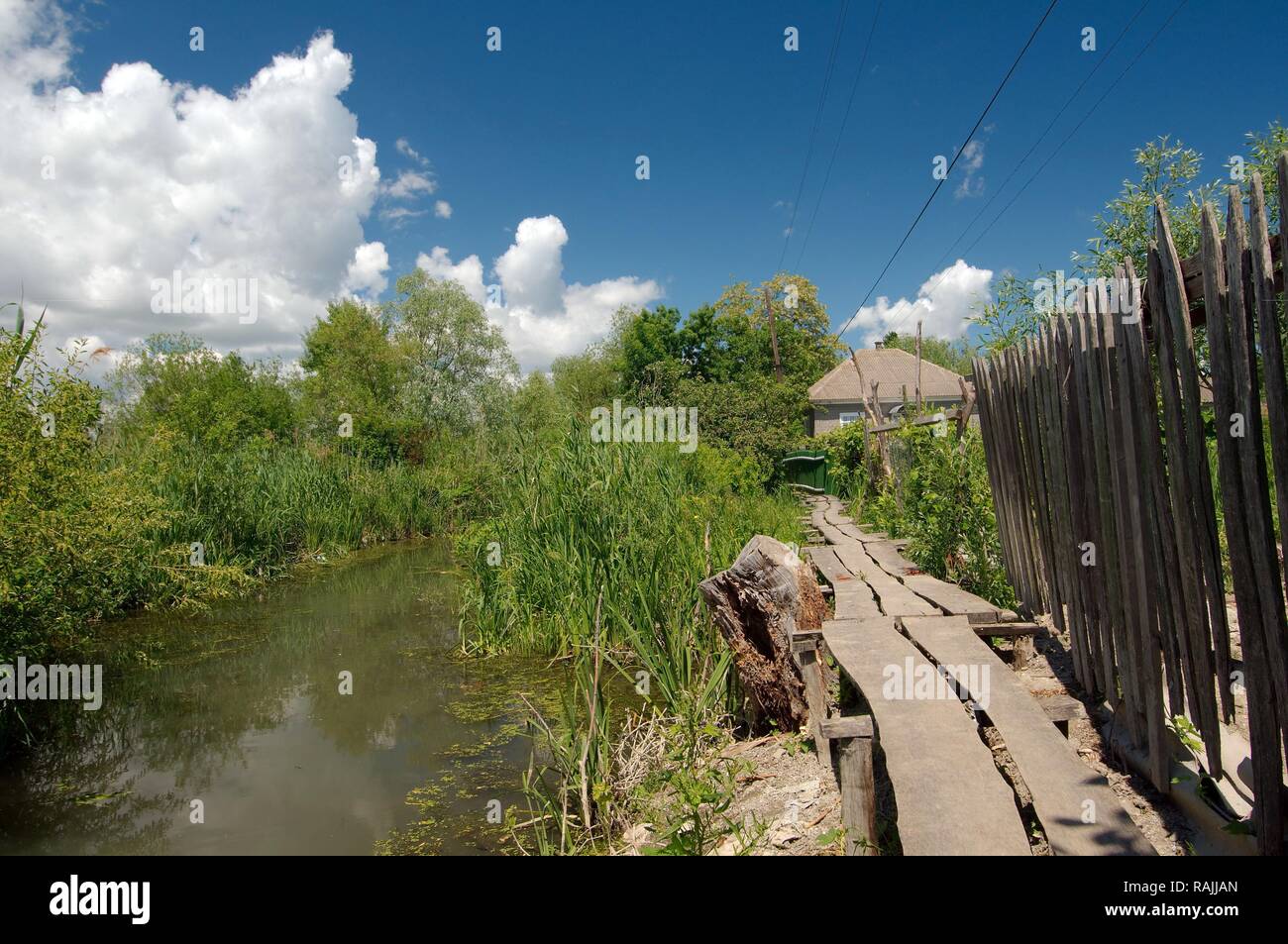 Edges of canal hi-res stock photography and images - Alamy