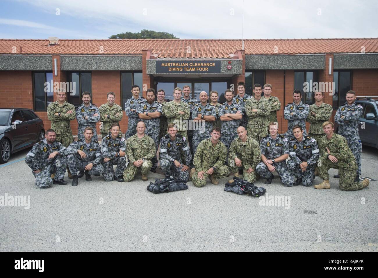 Australian clearance diving team 4 hi-res stock photography and images ...