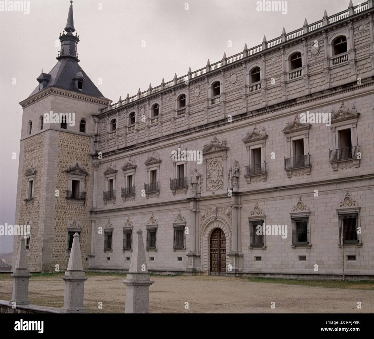 Alcazar Fachada Location Alcazar Museo Del Ejercito Edificio