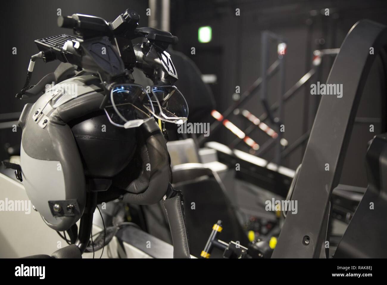 F a 18 simulator hi-res stock photography and images - Alamy