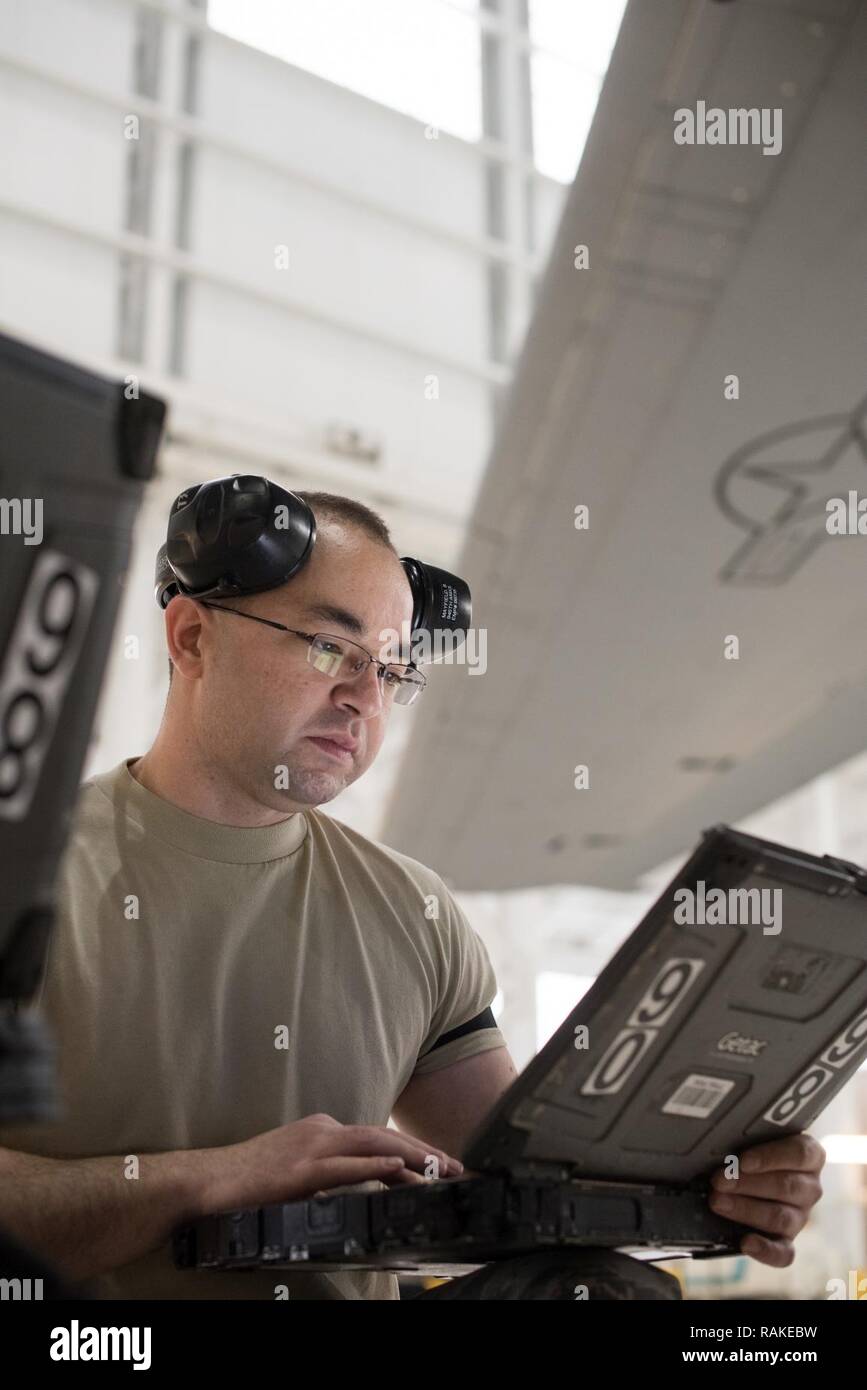 349th aircraft maintenance squadron hi-res stock photography and images ...