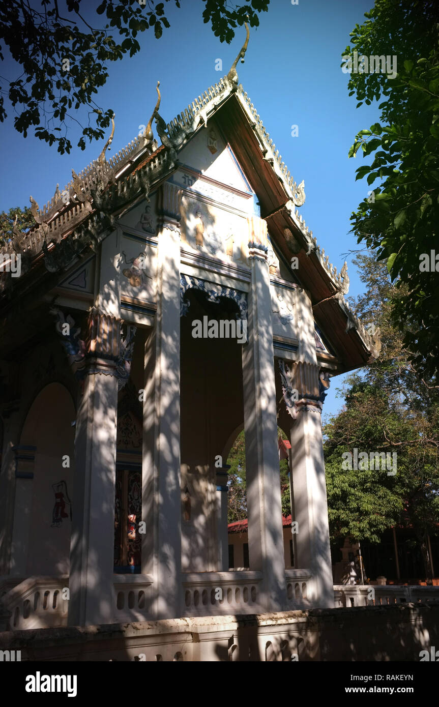 Roof gable Golden Thai style temple Stock Photo - Alamy