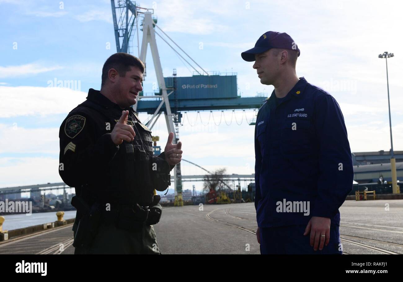 Multnomah county sheriff's office hi-res stock photography and images ...