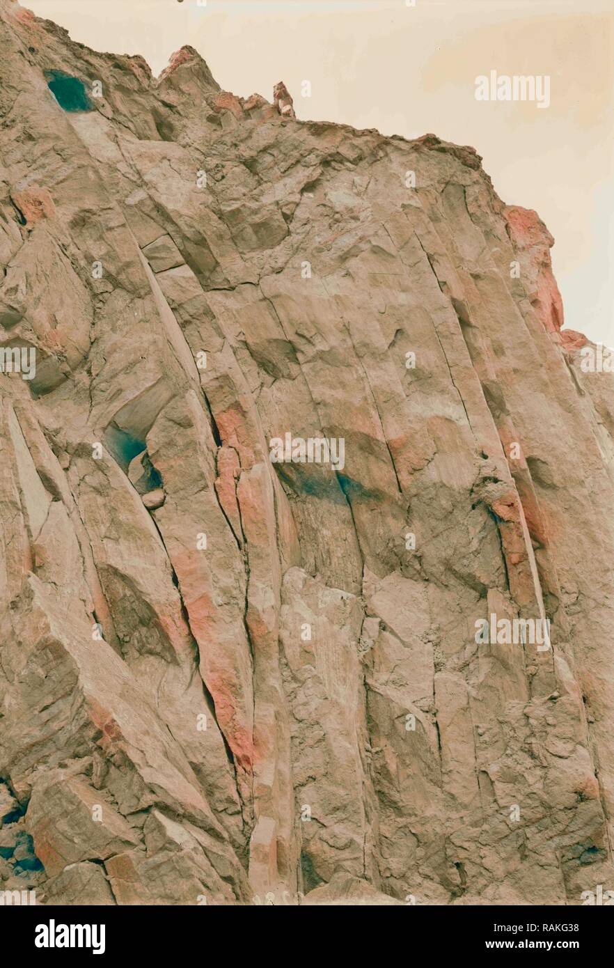 Motorboat trip around the Dead Sea. Jebel Usdum, salt stratifications ...