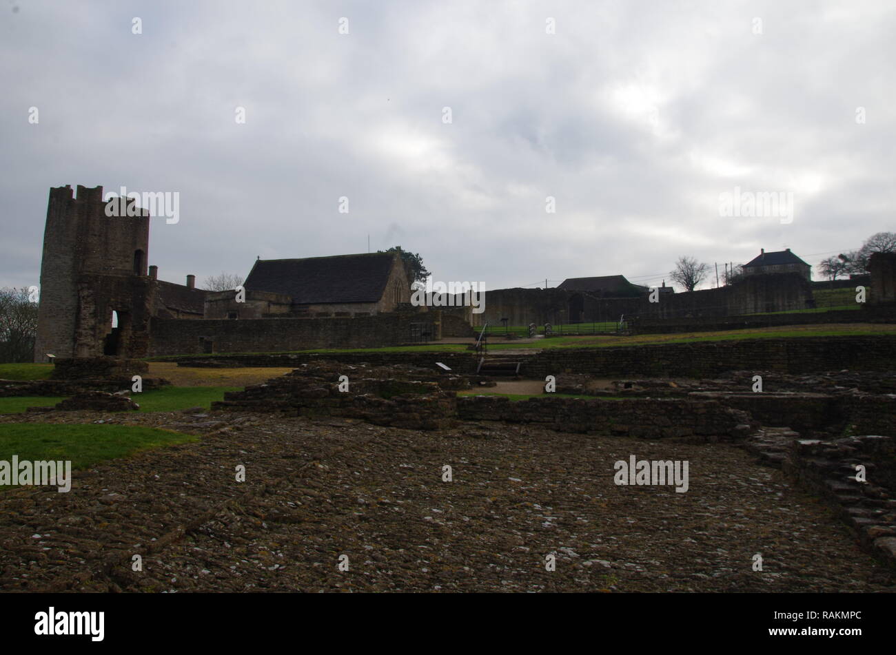 Farleigh Hungerford Castle. The Macmillan Way. Long-distance trail ...