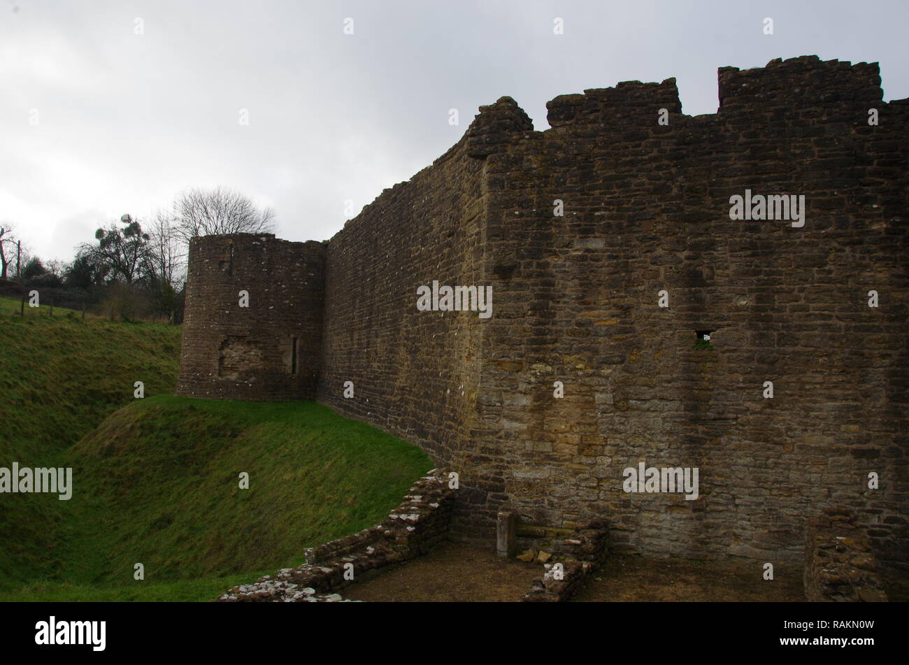 Farleigh Hungerford Castle. The Macmillan Way. Long-distance trail ...