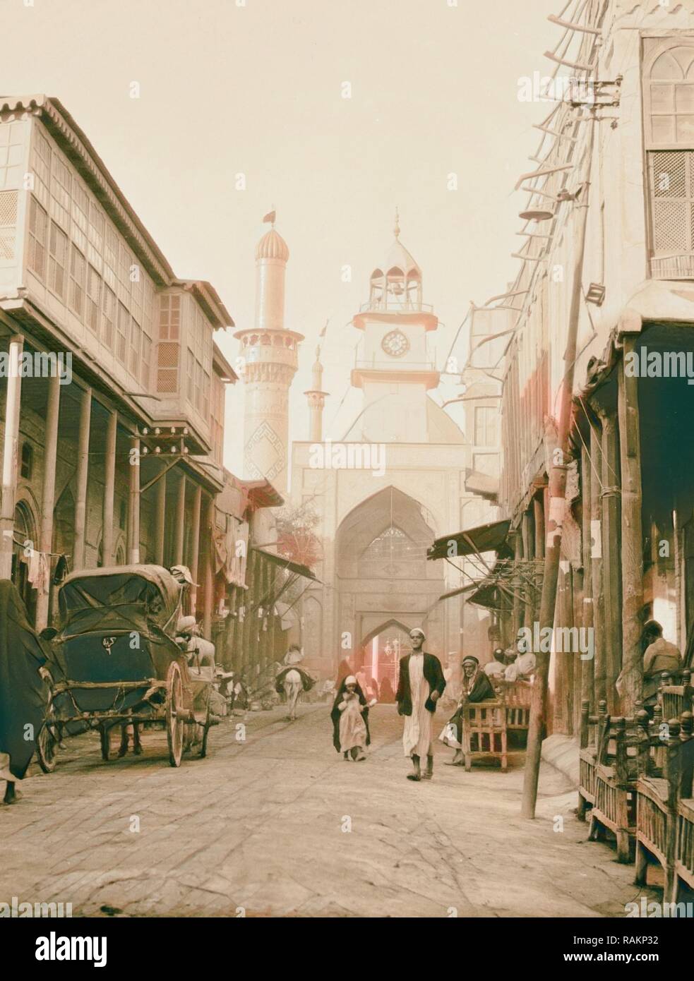 Iraq. Kerbela. Second holy city of the Shiite Muslims. Entrance to the ...