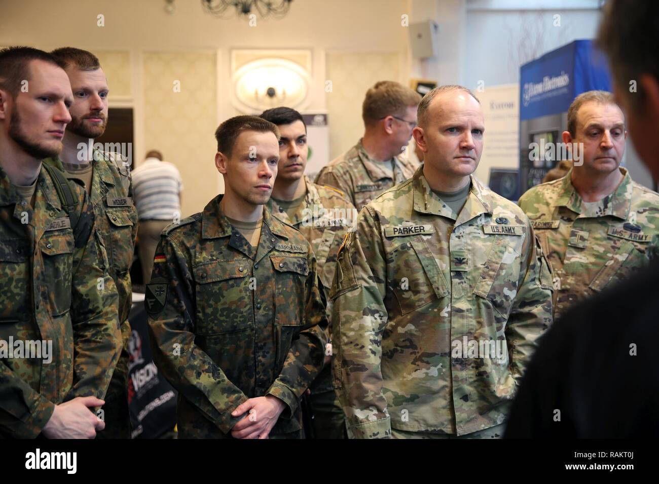 5th signal command hi-res stock photography and images - Alamy