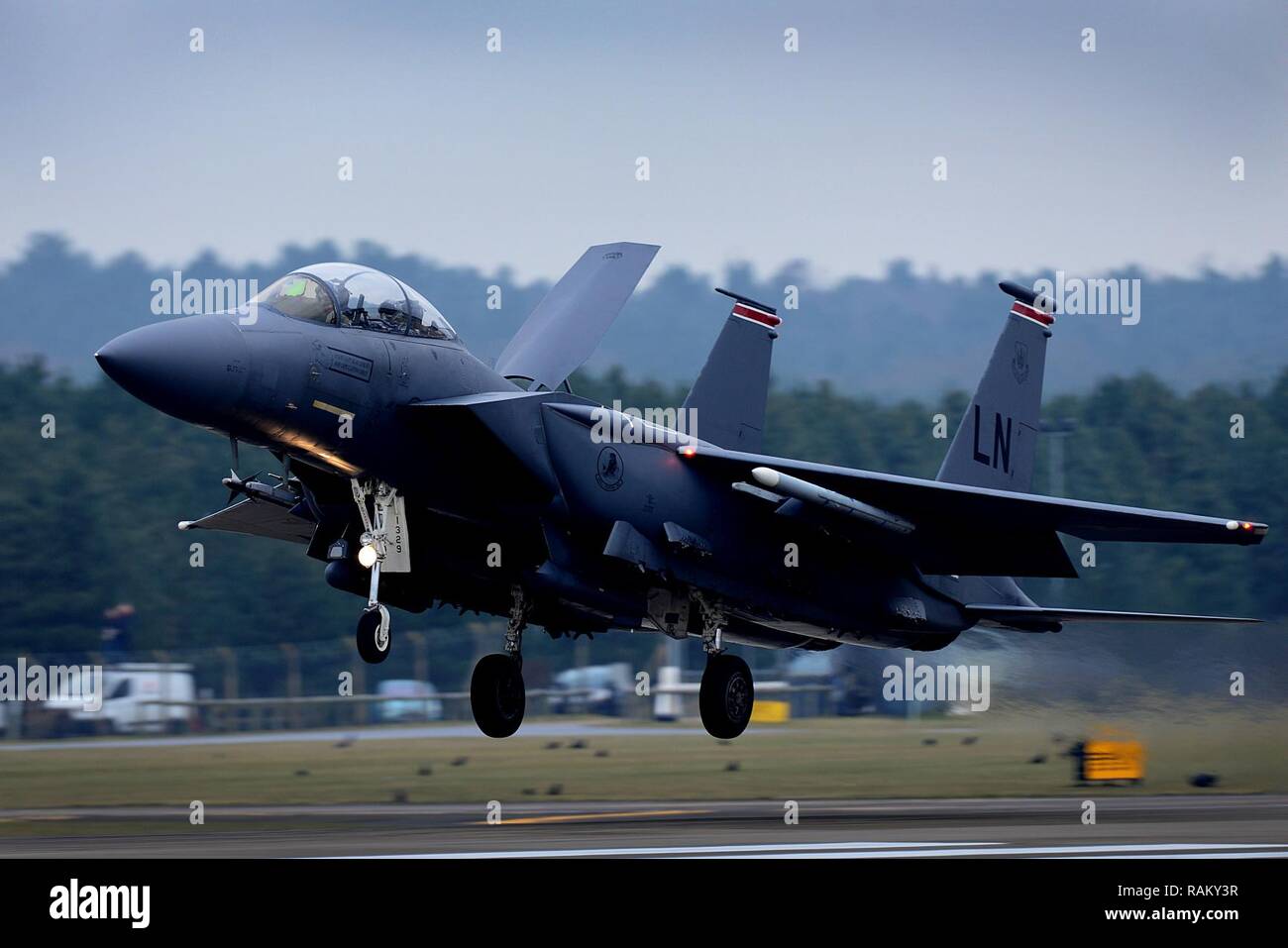 A U.S. Air Force 494th Fighter Squadron F-15E Strike Eagle lands at ...