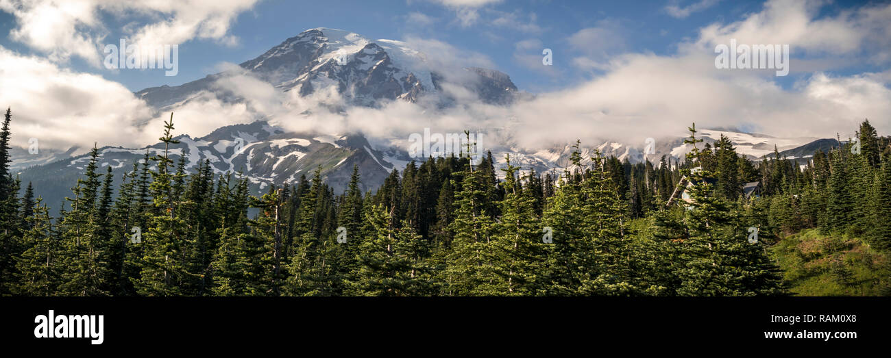 Iconic mountain of Washington State in summer season Stock Photo - Alamy