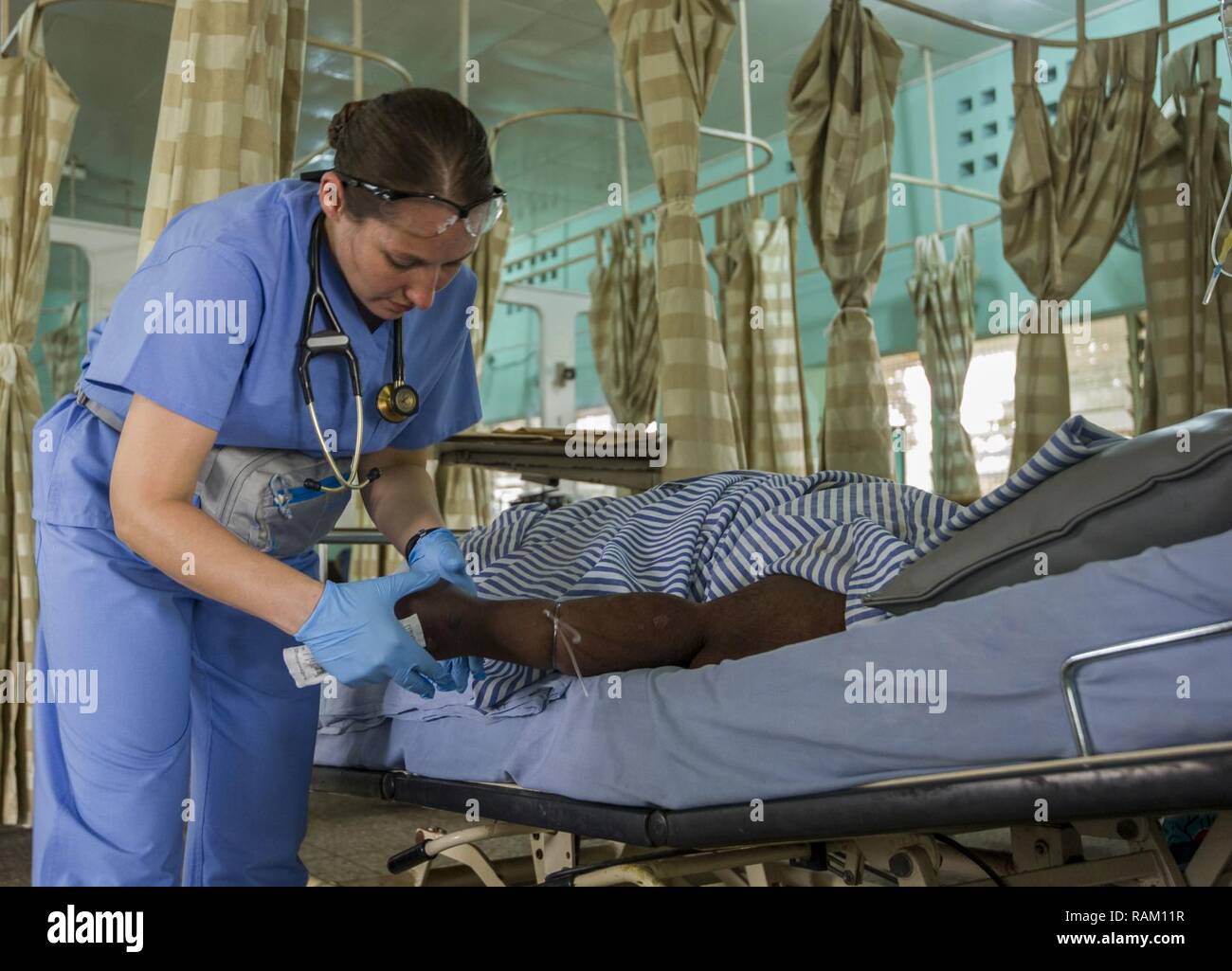 Medical readiness training exercise 17 2 hi-res stock photography and ...