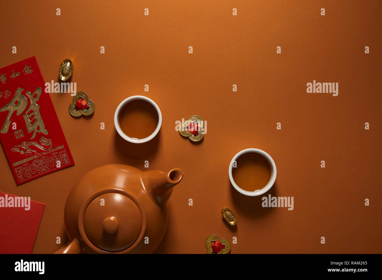 Traditional chinese decorations hi-res stock photography and images - Alamy