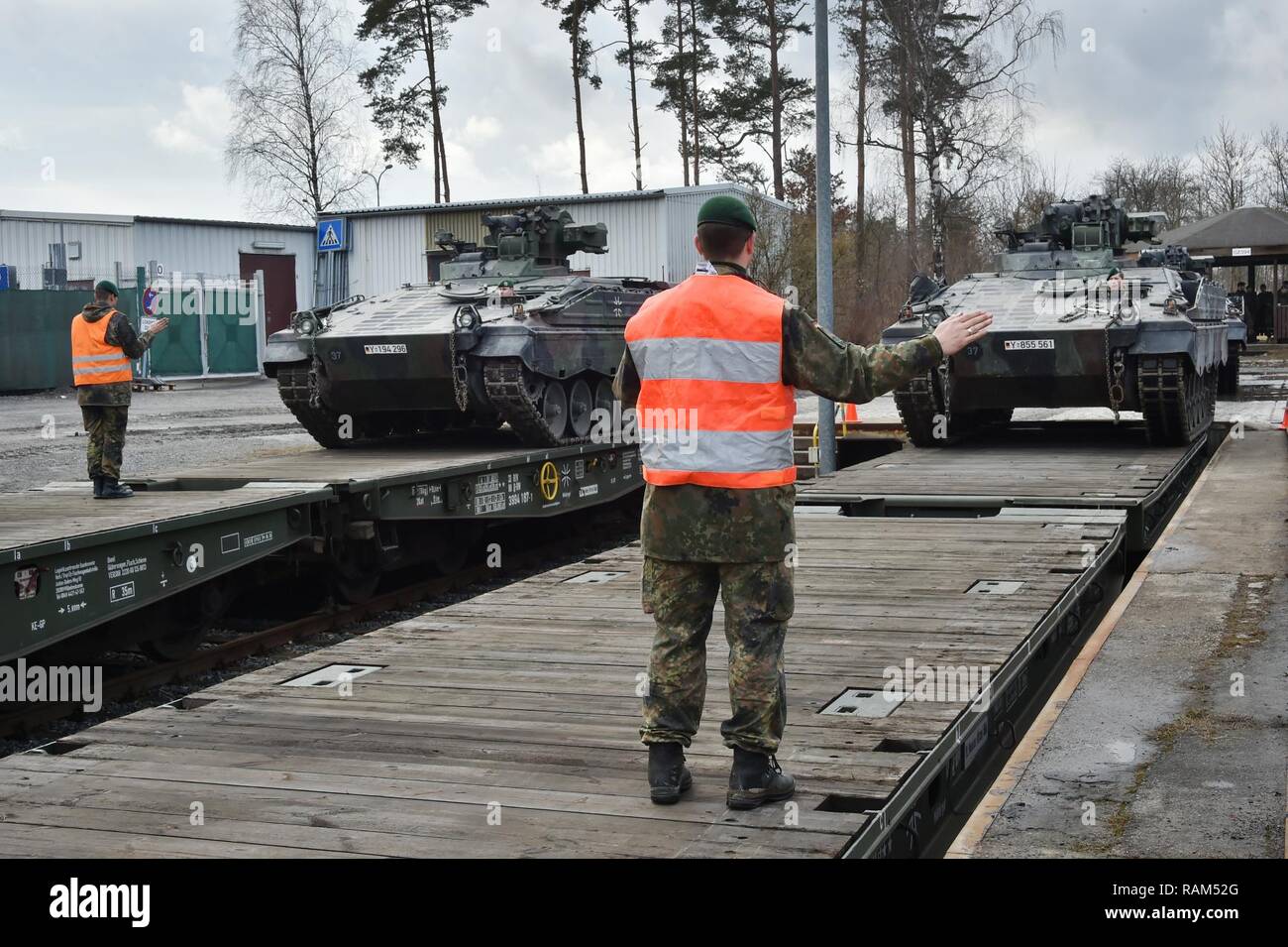 German soldiers with the 122nd Mechanized Infantry Battalion, 12th ...