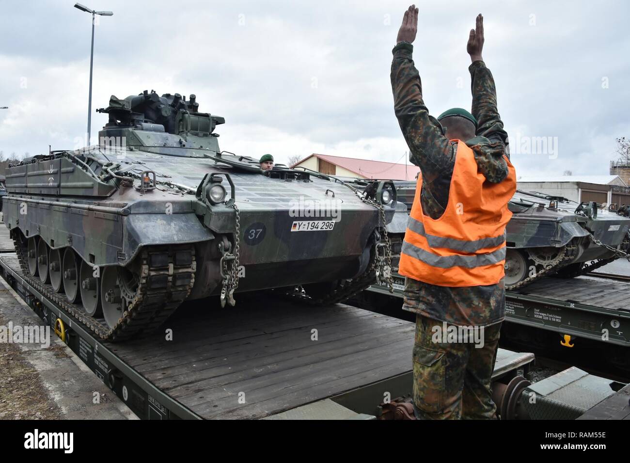 German soldiers with the 122nd Mechanized Infantry Battalion, 12th ...