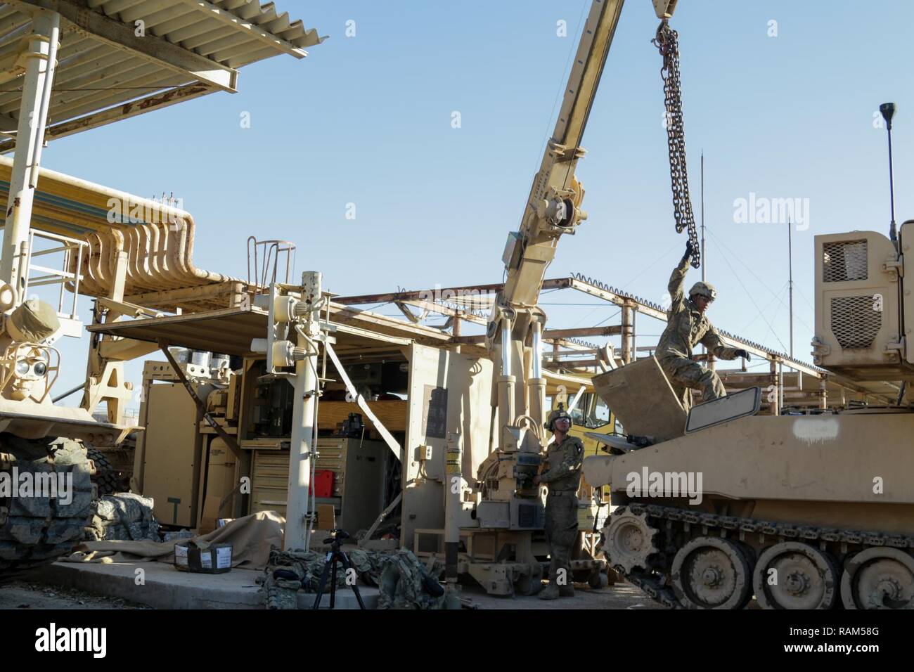 Oil rig iraq hi-res stock photography and images - Alamy