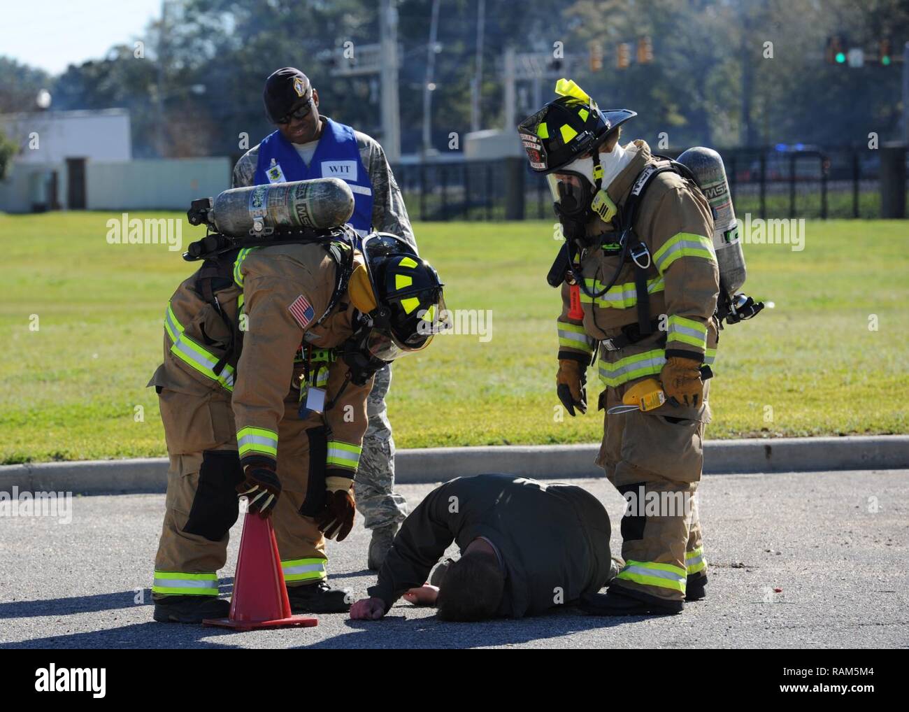 Mass casualty emergency vehicle hi-res stock photography and images - Alamy