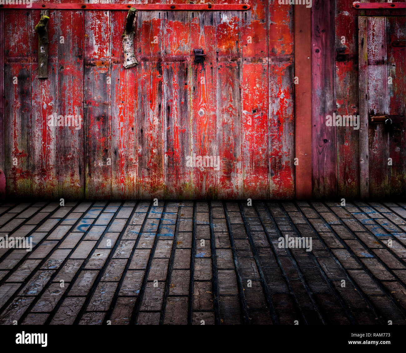 Empty Dark Stage High Resolution Stock Photography and Images - Alamy