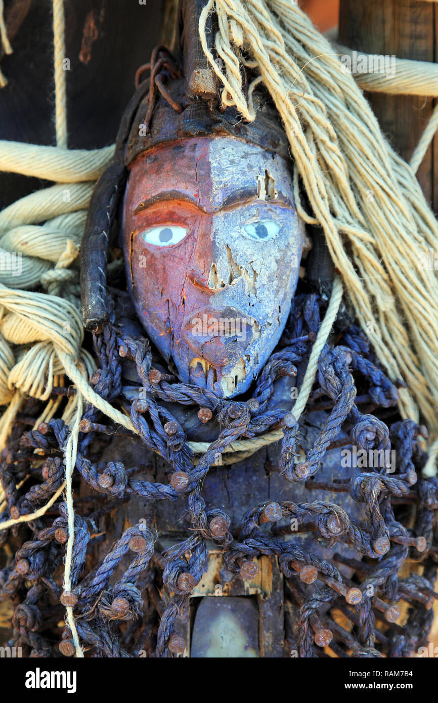 Abstract Vintage Antique African Mask, an old Art Historical creations ...