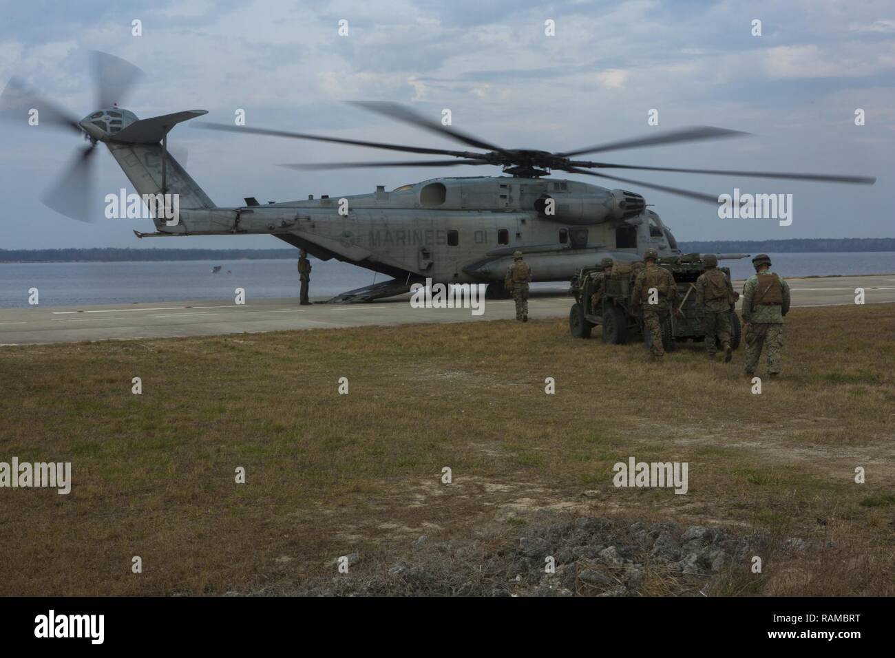 U.S. Marines with Battery A, 2nd Battalion, 10th Marine Regiment, 2d ...