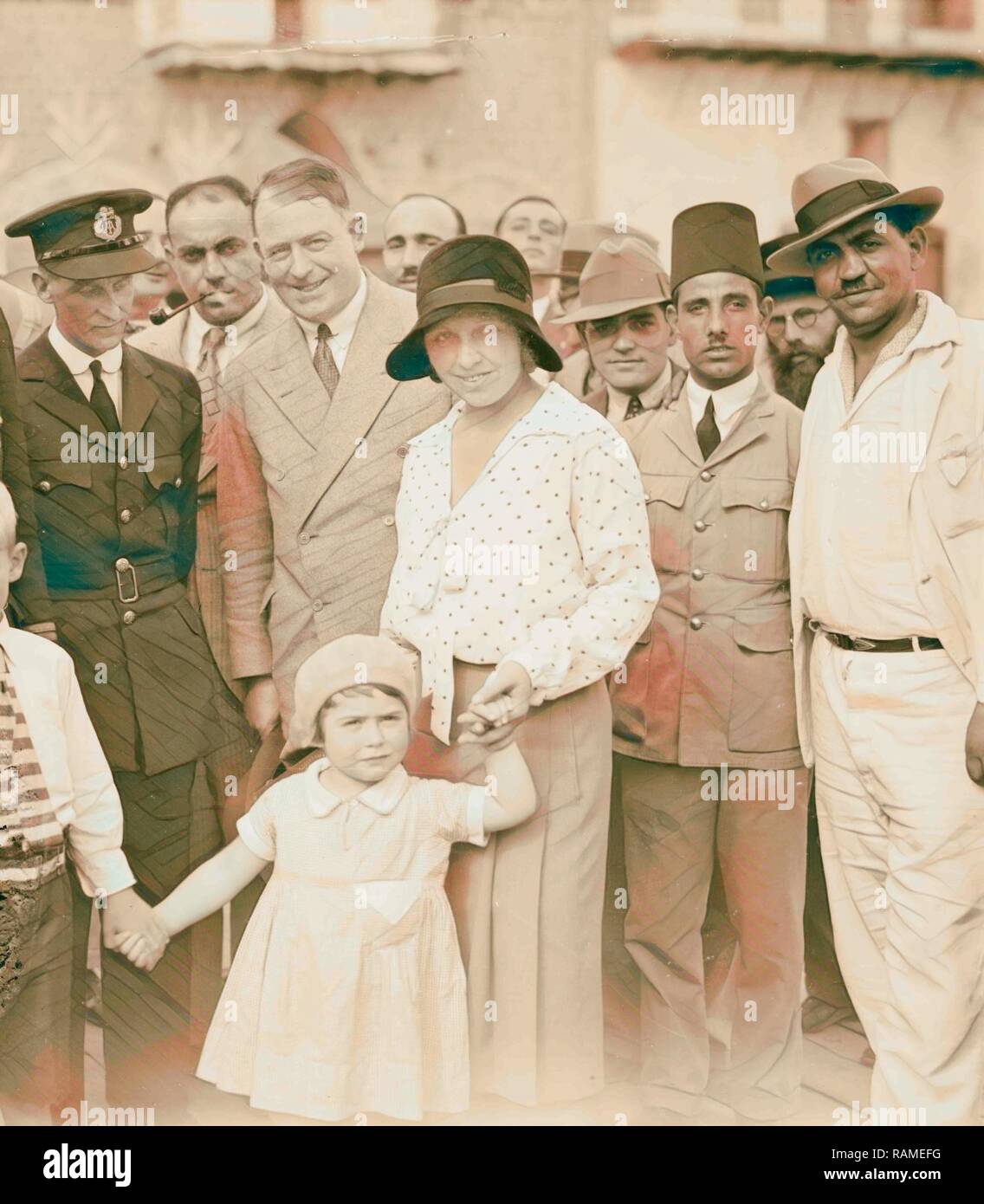 Crowd at arrival of 'Satyrus' sea plane girl is Pamela Cross. 1925 ...