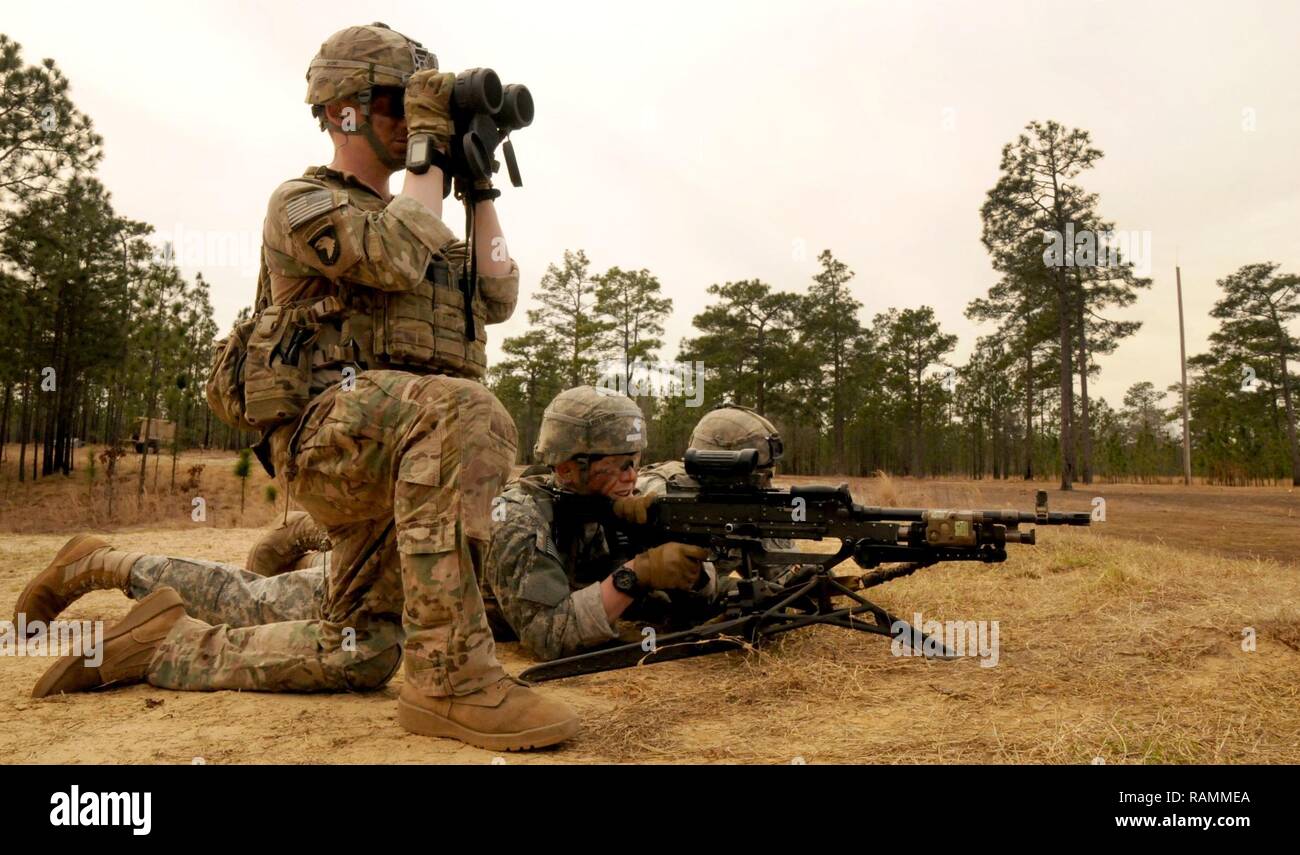 Paratroopers from the 2nd Battalion, 505th Parachute Infantry Regiment ...
