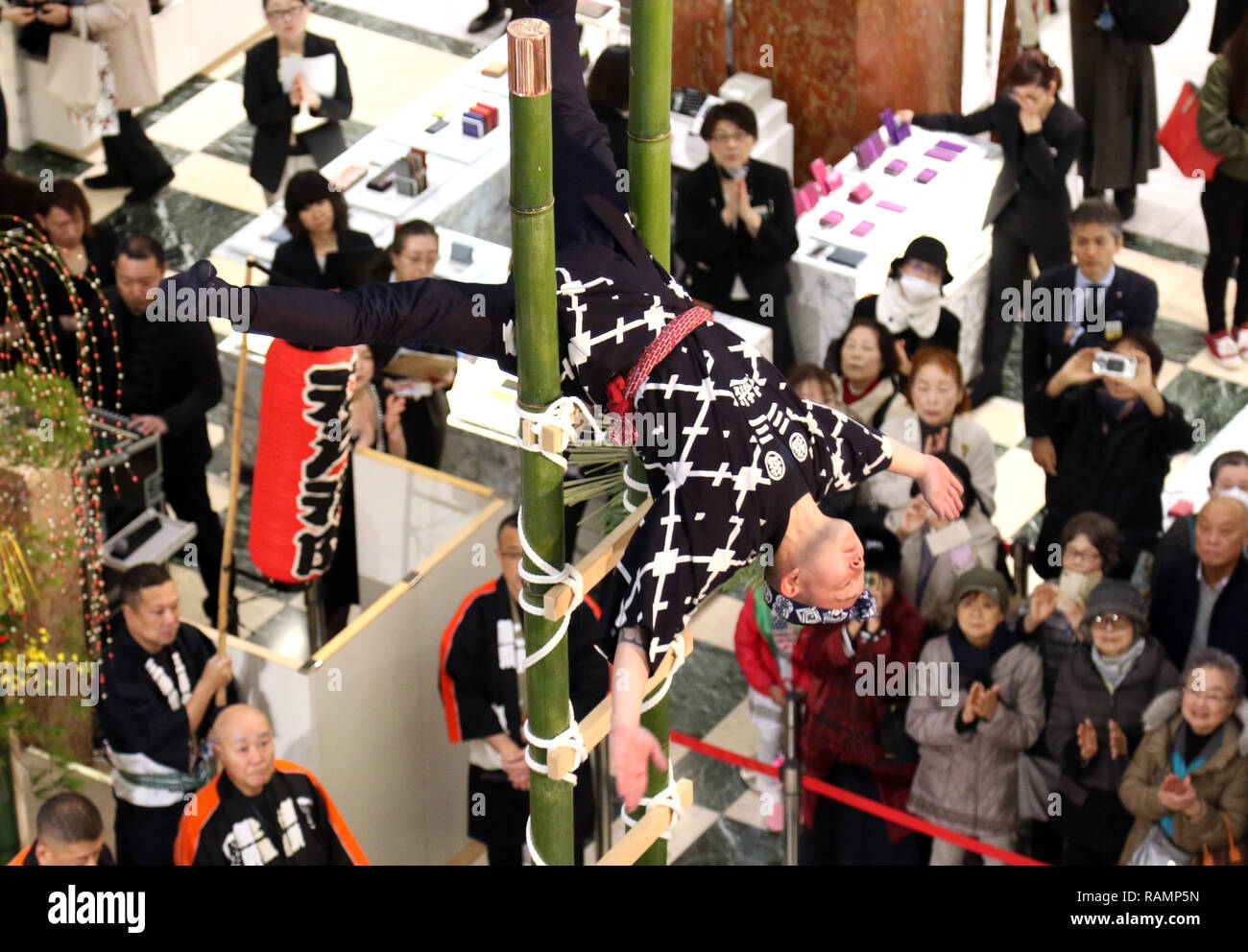 Japanese bamboo ladder hi-res stock photography and images - Alamy