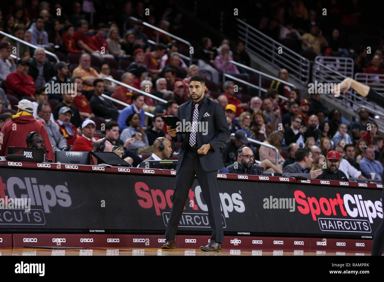 Los Angeles, CA, USA. 03rd Jan, 2019. USC Graduate Assistant Nick ...